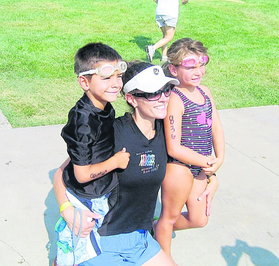 Family Competes in Triathlon | Mia and Vincent Castillo