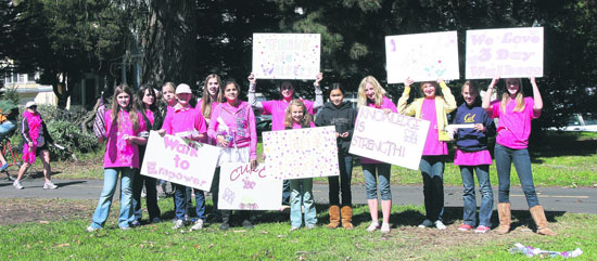 Lafayette Service Unit Girl Scouts Cheer on Walkers