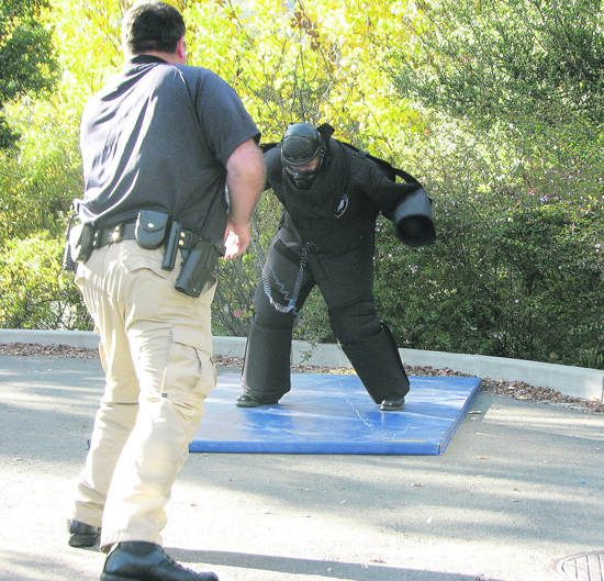 Orinda Police Trained in Taser Use | Orinda