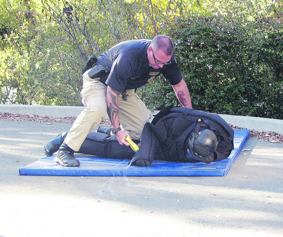 Orinda Police Trained in Taser Use | Orinda