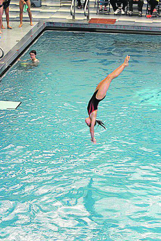 Divers Make No Waves at Championships